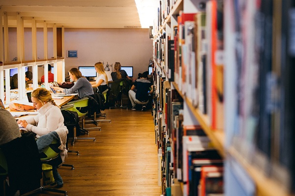 Navigating the JCU Library While You Study Abroad in Italy