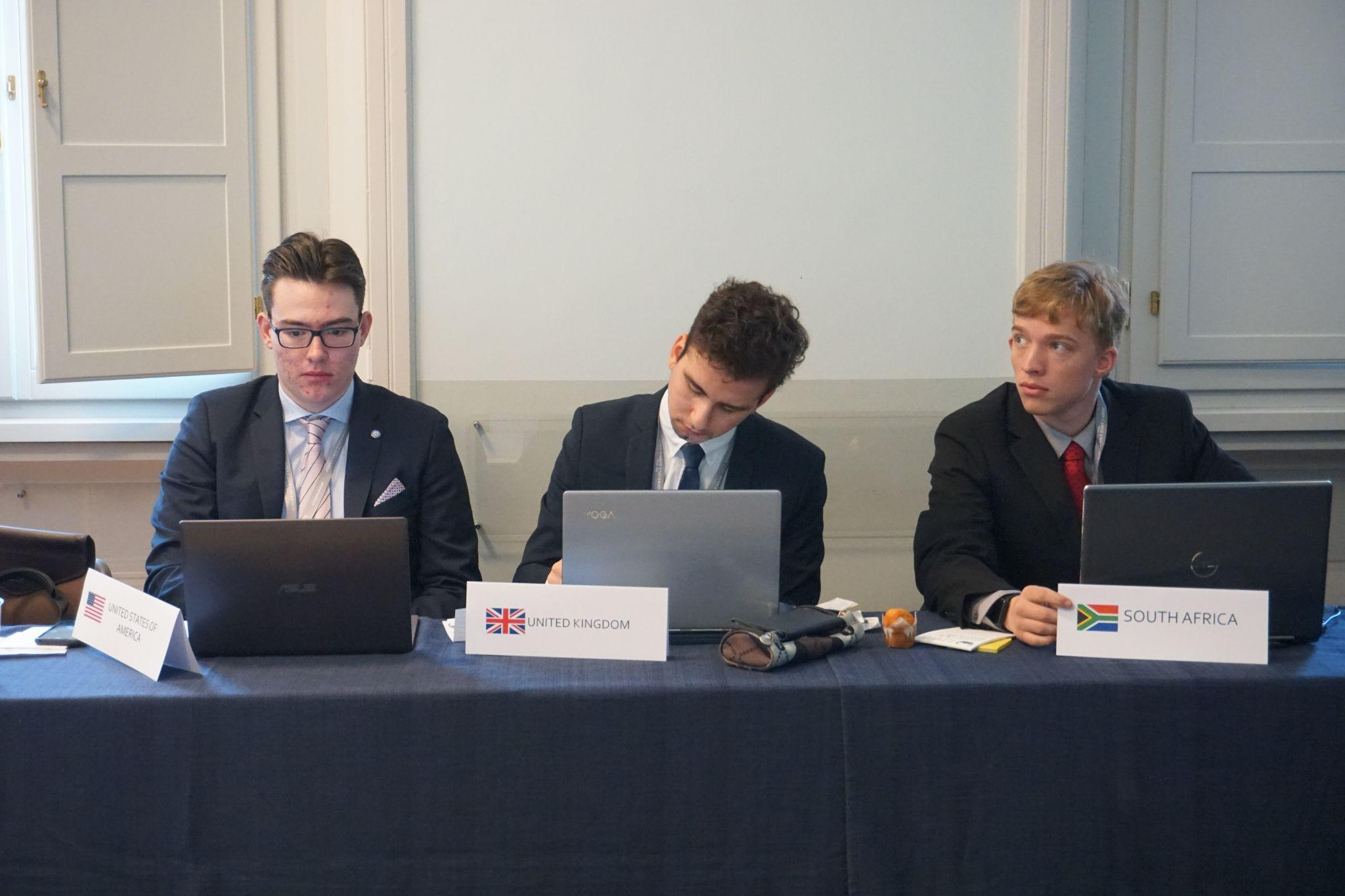 Career Paths You Can Pursue With an Economics and Finance Degree